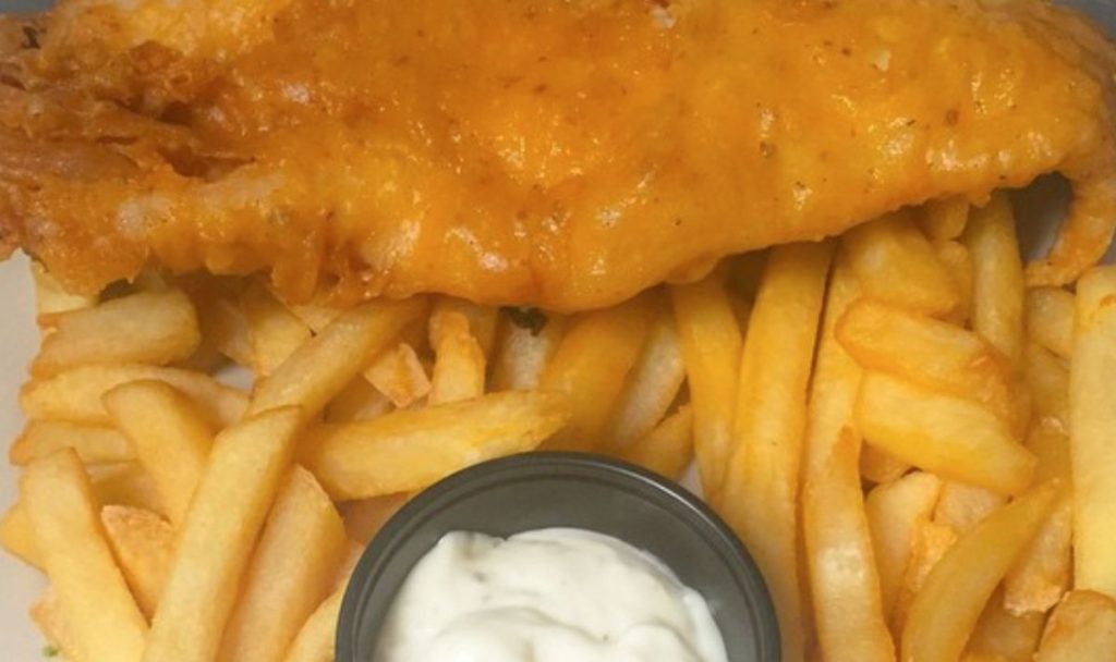 Fast-food fan goes viral as 'vile' fish and chippy tea hack branded ...
