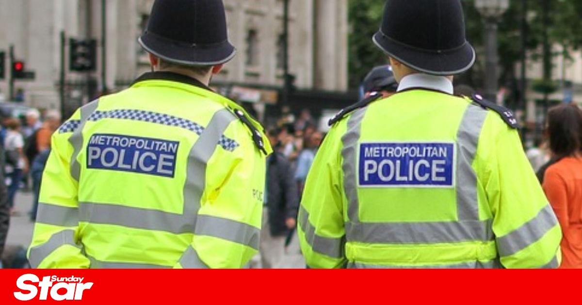 Metropolitan Police officer suspended after ‘stalking woman he met ...